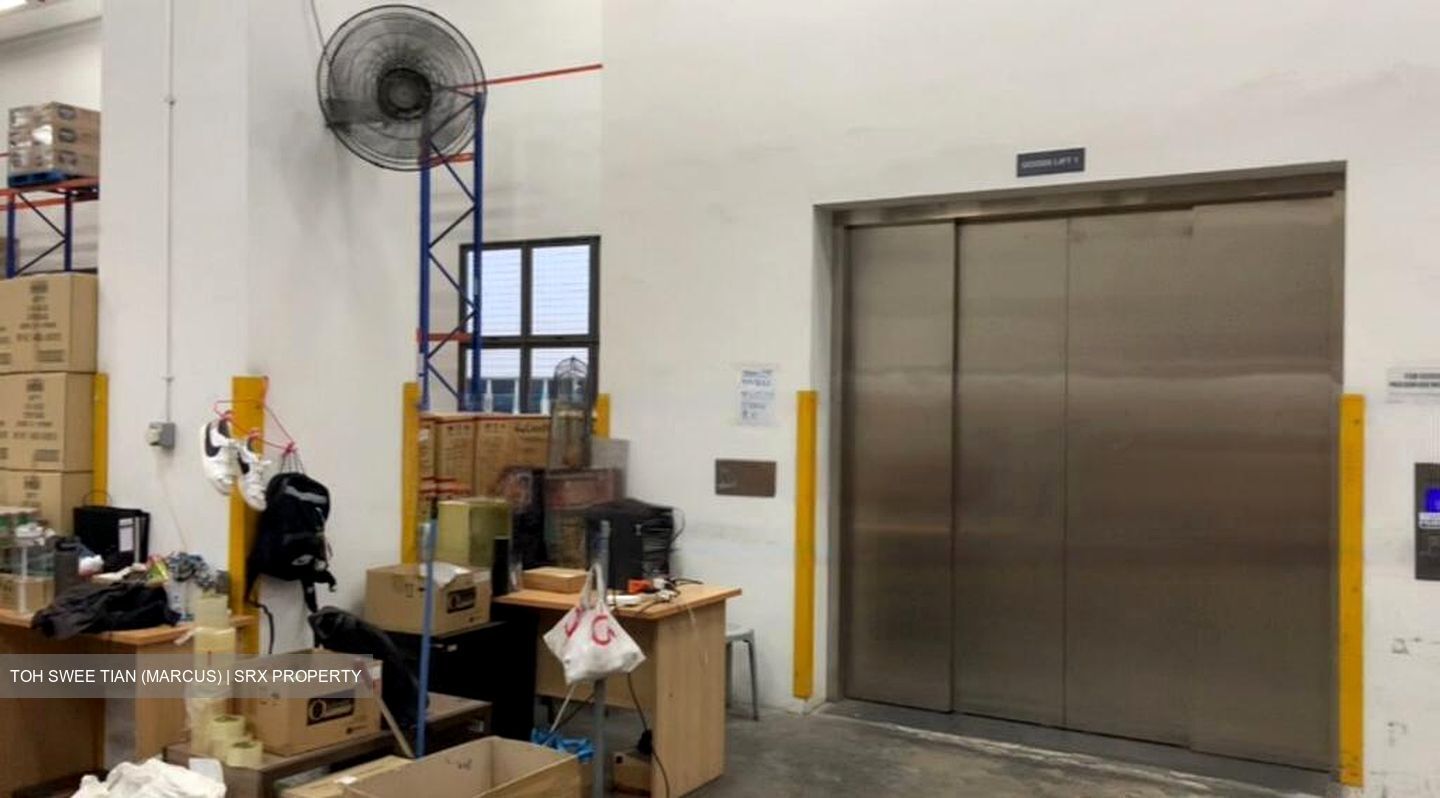 Form Industrial Building (D18), Factory - For Rent #105206351